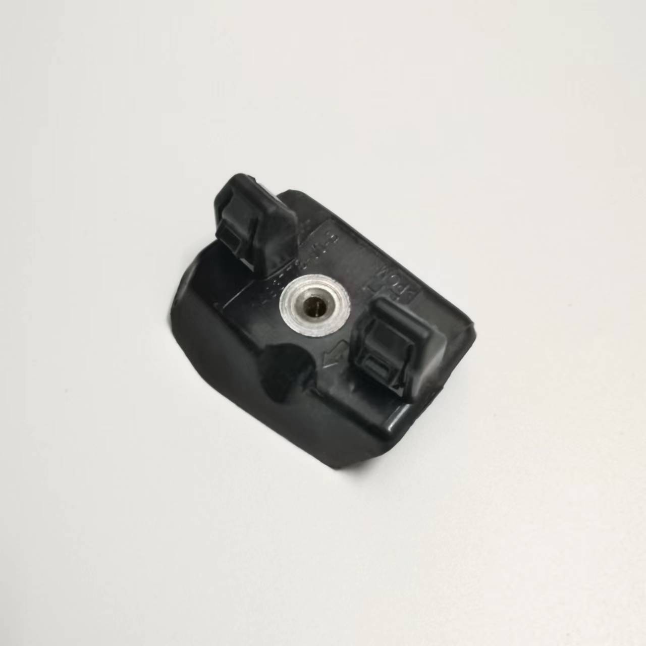 适用特斯拉model y前保险杠小支架左边1493772-00-b 1493773-00-B-阿里巴巴