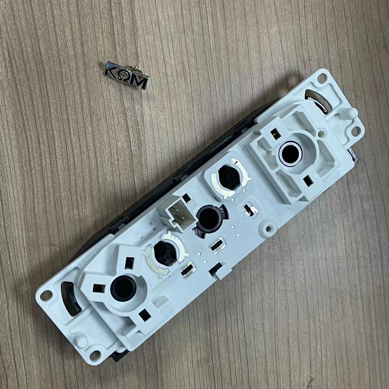 YF-1151 适用于：福特F150空调面板壳体总成 绿灯-阿里巴巴