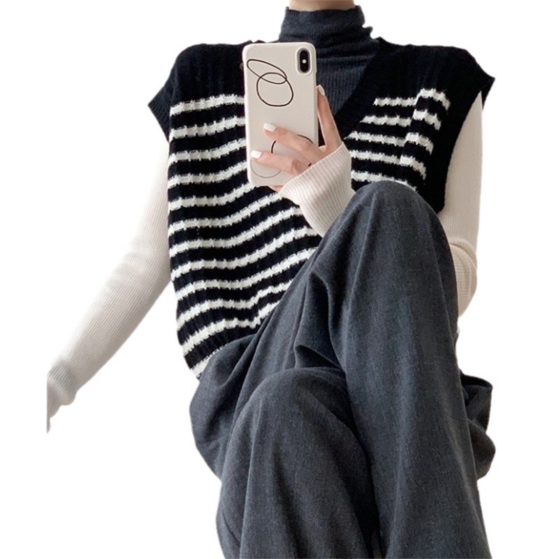 Spring and Autumn New Women's V-neck Knitted Vest Loose Buttons Black ...