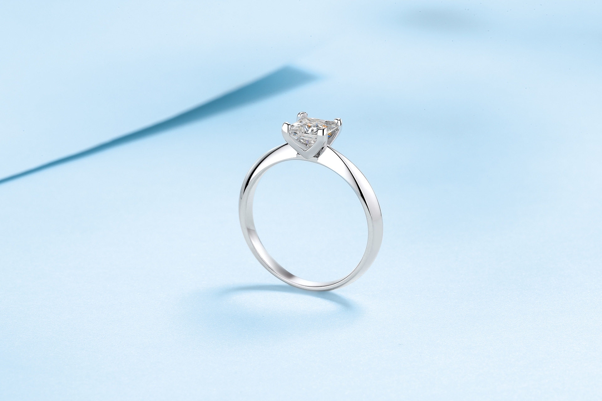 S925纯银镀pt950铂金公主方介子女友礼物T家1克拉2克拉莫桑石戒指-阿里巴巴