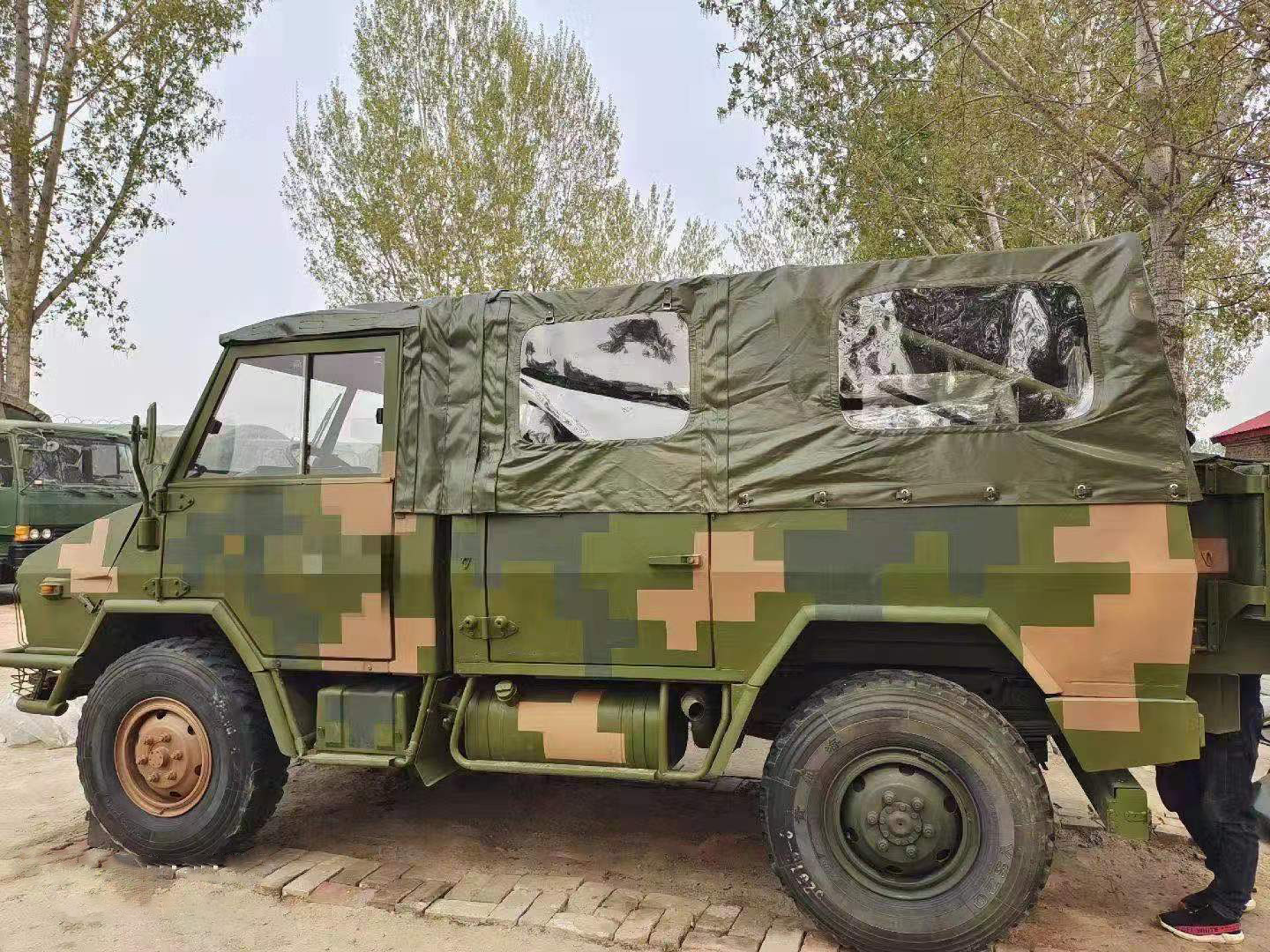 南京依维柯NJ2046运兵车车厢防雨篷布总成依维柯防水盖布批发-阿里巴巴