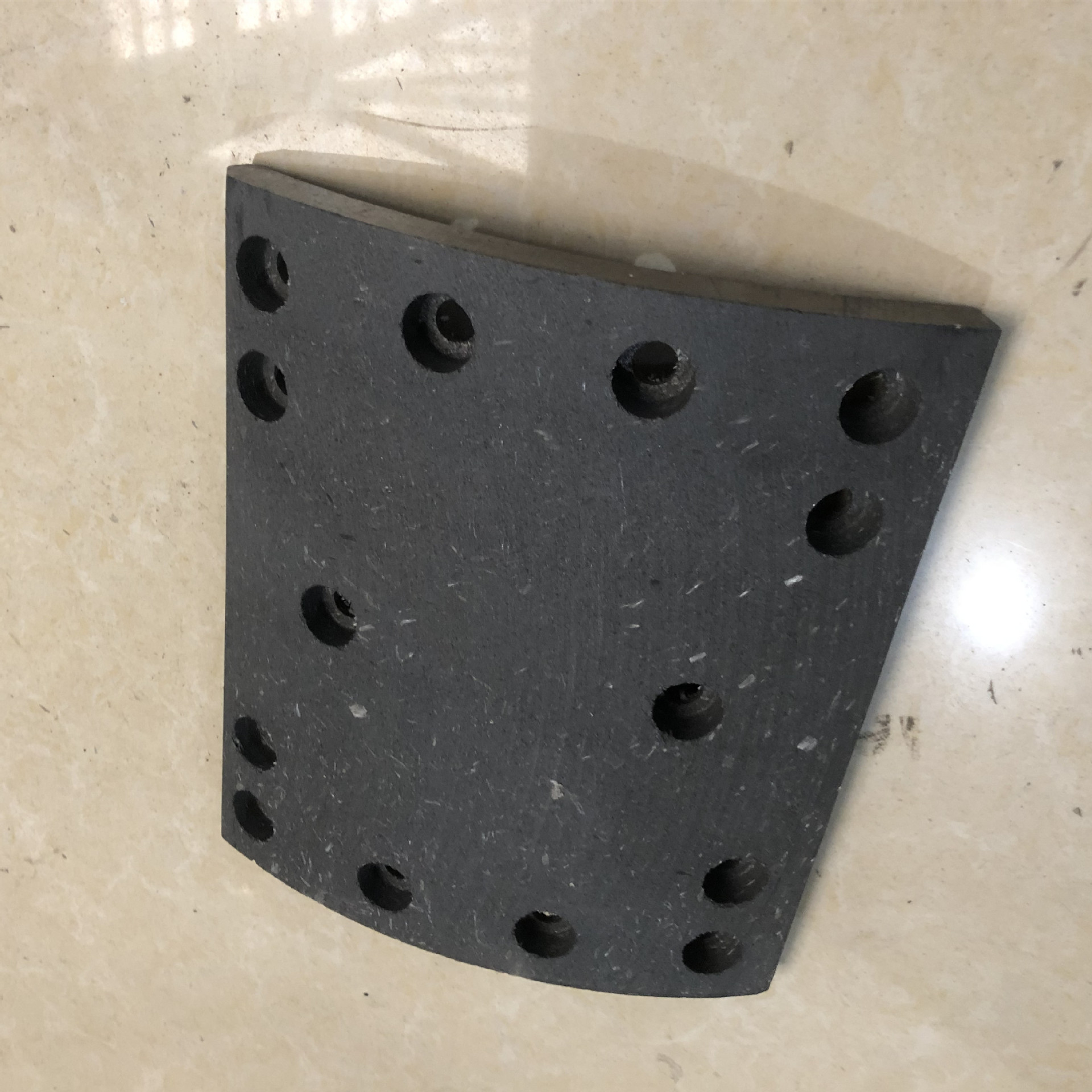 新豪沃09款 WG9231342068 14孔 普通刹车片 14.5mm 制动器衬片-阿里巴巴