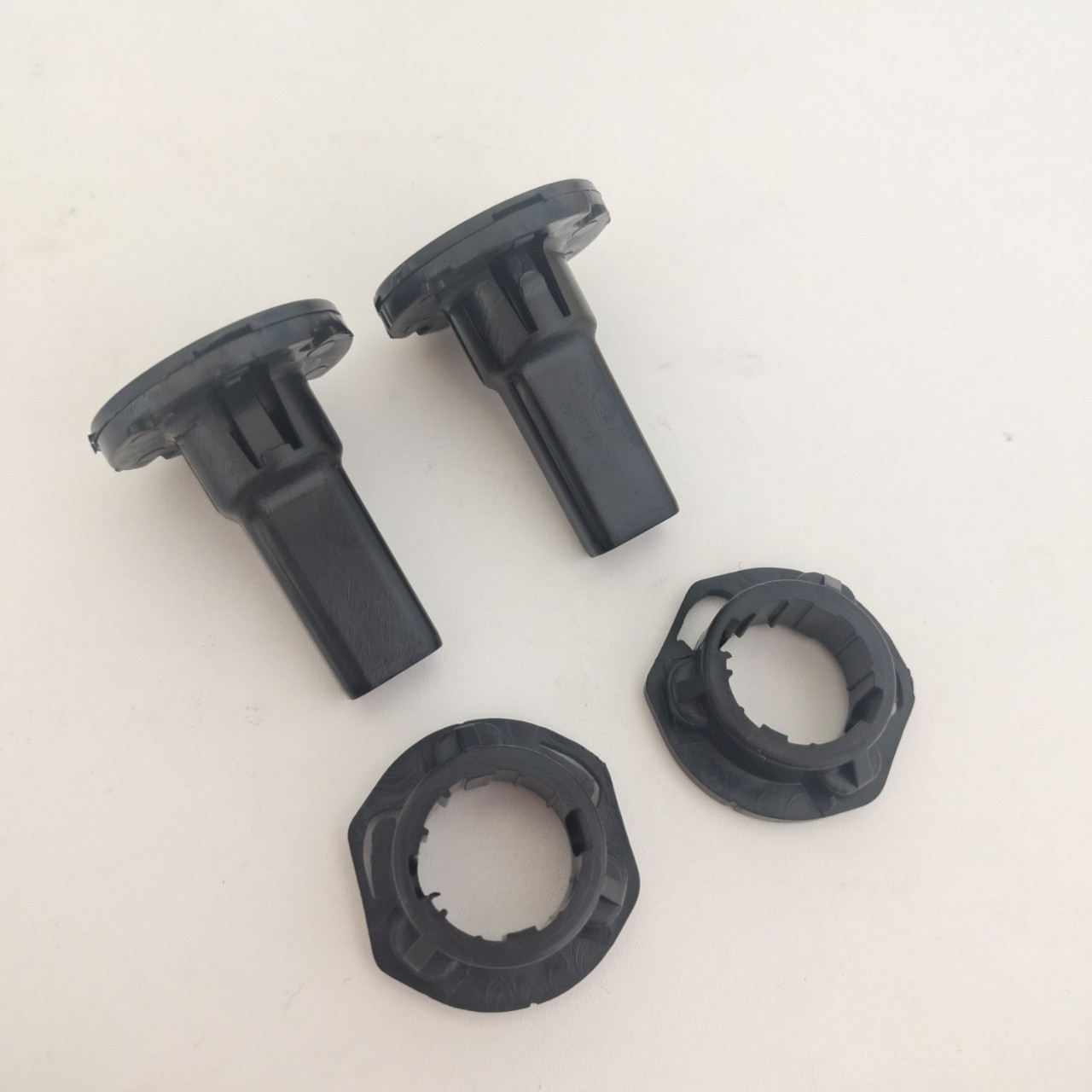 适用宝马水箱固定胶支架上部17117596922 17117596923-阿里巴巴