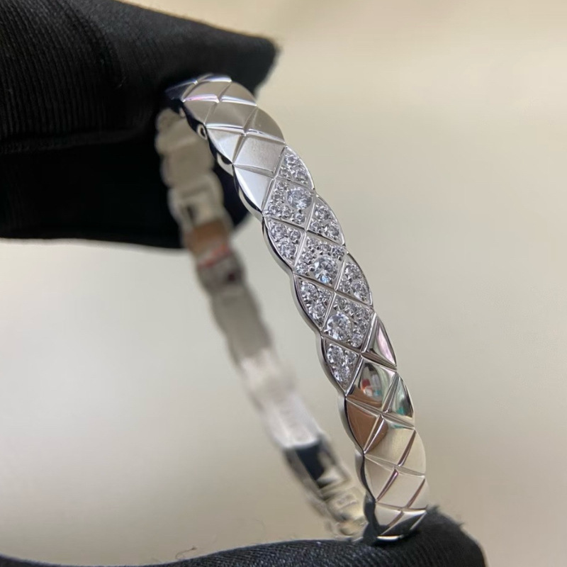 V金CNC高版小香风coco菱格手镯电镀18k玫瑰金经典百搭光面镶钻-阿里巴巴