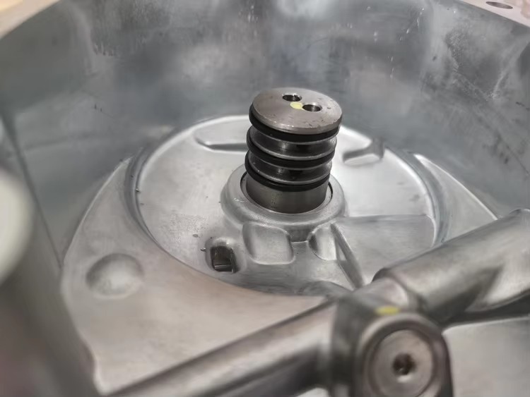 06F103107G 正时上盖适用于奥迪A6 C6 2.0T BPJ BGB-阿里巴巴