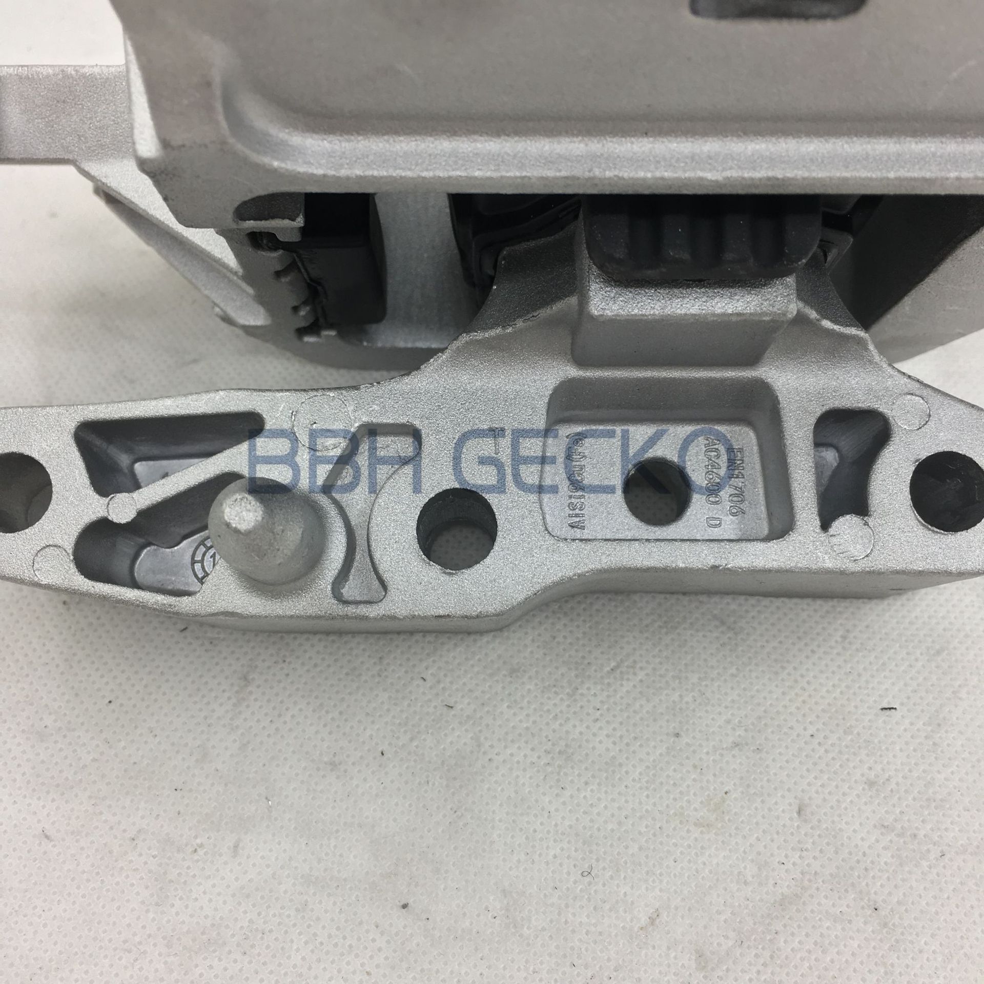 热销产品适用于宝马F45 汽车配 发动机支架机脚胶22116885934现货-阿里巴巴