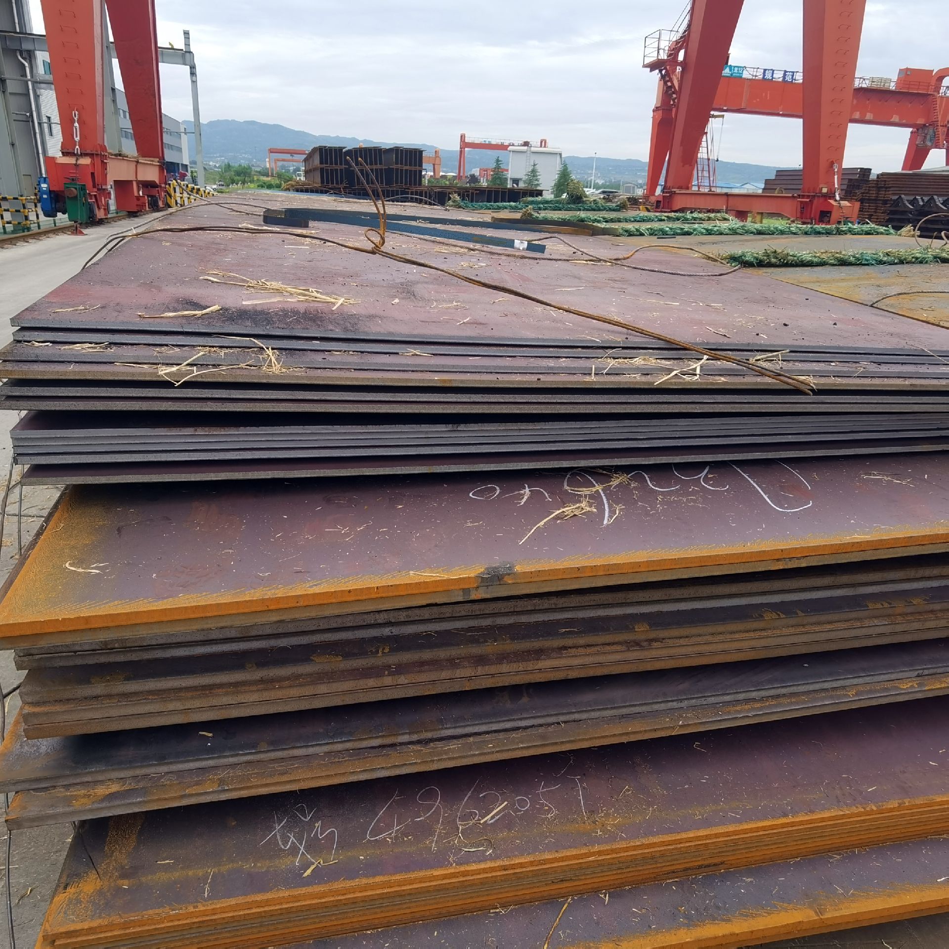 零售批发Q235B热轧普通中厚板A3碳钢中板Q355B低合金中板型号齐全-阿里巴巴