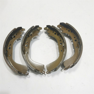 04495-60070 适用丰田兰德酷路泽 HZJ79 后刹车片 后鼓片 04495-6-阿里巴巴