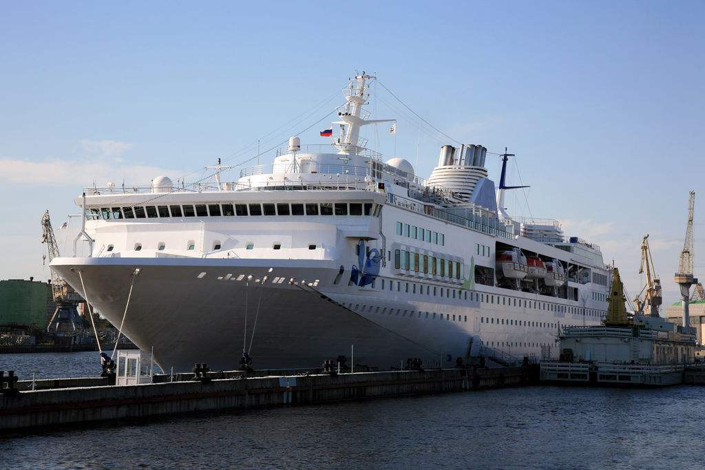 厂家现货卡车油除杂质旋装式机油滤芯22177737工程机械机油滤清器-阿里巴巴