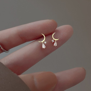 925纯银镀14K水滴锆石月亮耳钉女ins极简约气质时尚小巧可爱耳环-阿里巴巴