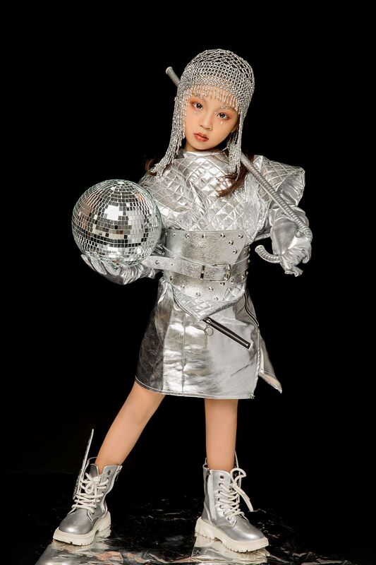 Silver children shows the future of science and technology the wind die ...