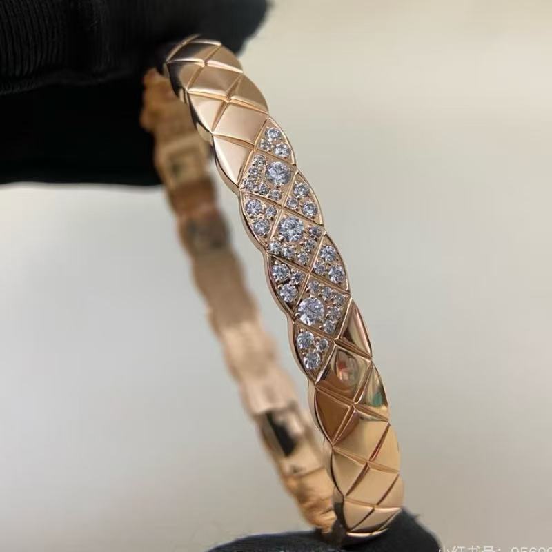 V金CNC高版小香风coco菱格手镯电镀18k玫瑰金经典百搭光面镶钻-阿里巴巴