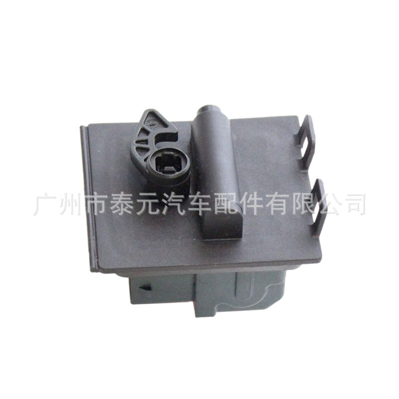 A0008207703 A 000 820 77 03 适用于奔驰A级 B级 油箱盖马达电机-阿里巴巴