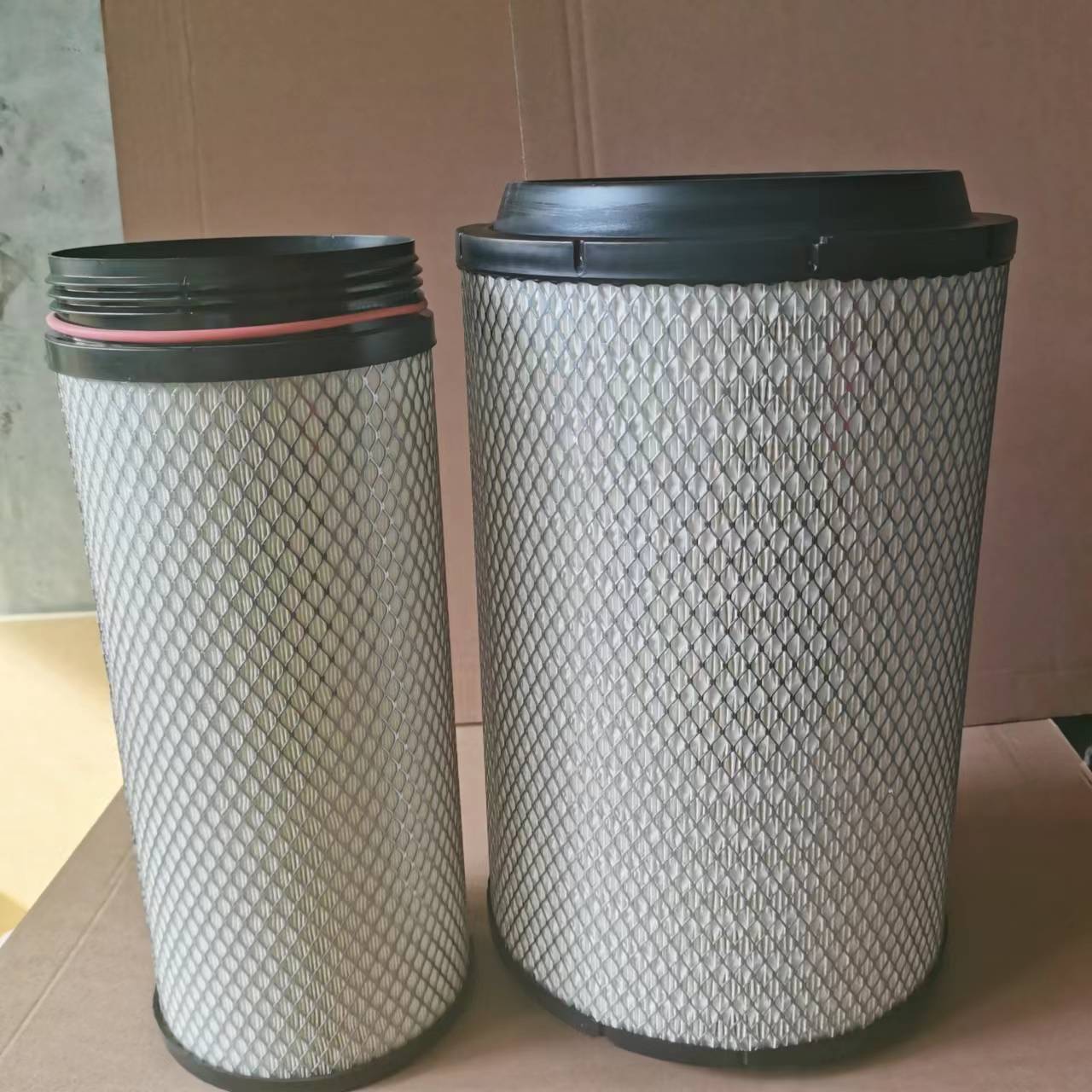 K2841空气滤芯适配豪沃336重卡解放J6陕汽德龙空气滤清器滤-阿里巴巴