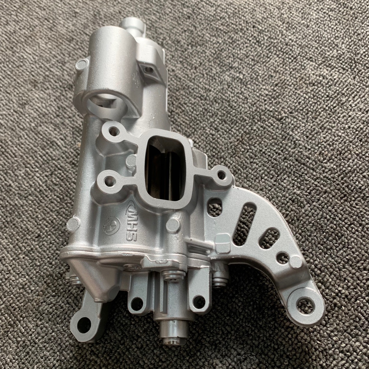 适用宝马N13机油泵总成 11417600466 执行器发动机机油泵 油泵-阿里巴巴