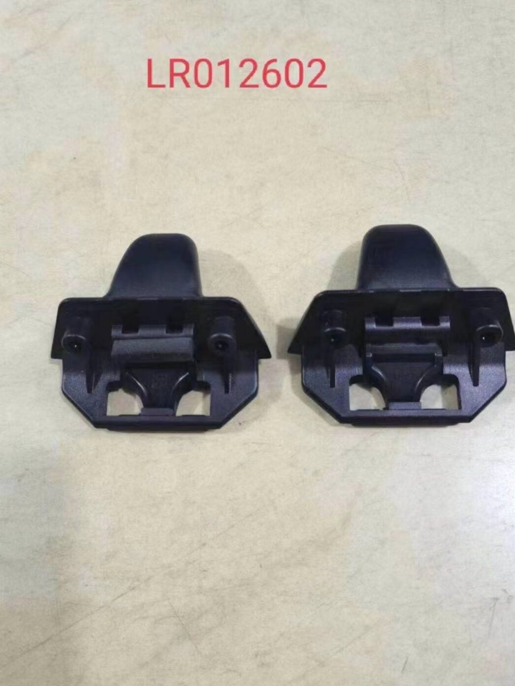 适用于路虎神行者2天窗遮阳板扣固定卡扣LR012602 LR019776-阿里巴巴