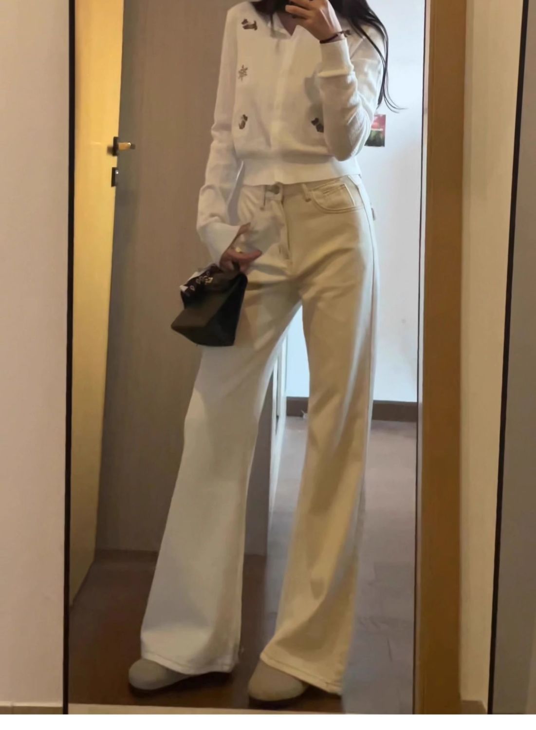 韩版不贴腿微喇加厚绒牛仔裤子女秋冬新款简约宽松显瘦直筒拖地裤-阿里巴巴