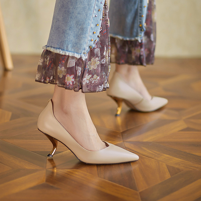 Chiko Axelle Pointed Toe Curved Heels Pumps