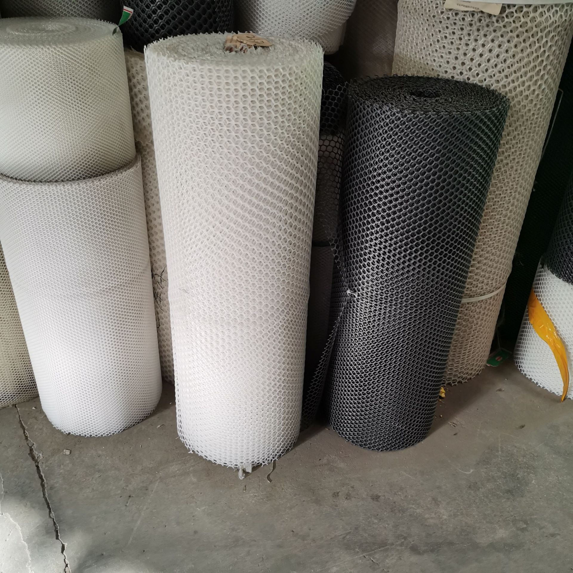 跨境绿色黑色白色养殖塑料网 阳台防护聚丙烯塑料平网 脚垫网-阿里巴巴