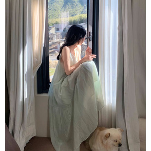 薄荷奶绿天丝吊带长裙氛围感度假连衣裙夏宽松简约裙子2024新款-阿里巴巴