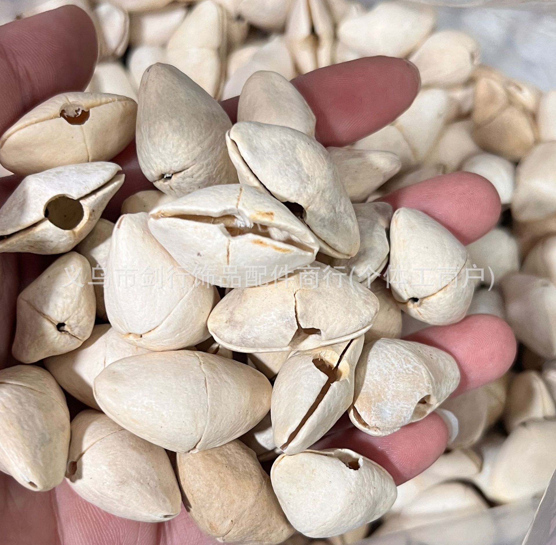 印尼植物果壳风铃包挂手工diy材料包散装黑果打孔夹竹桃水铃铜批-阿里巴巴