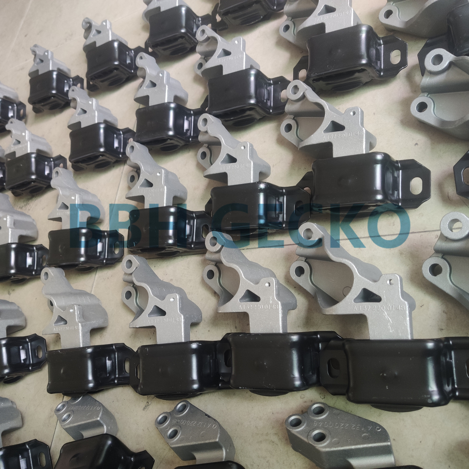 适用于奔驰小精灵 奔驰 W451机脚胶 波箱胶1322200148工厂直销-阿里巴巴