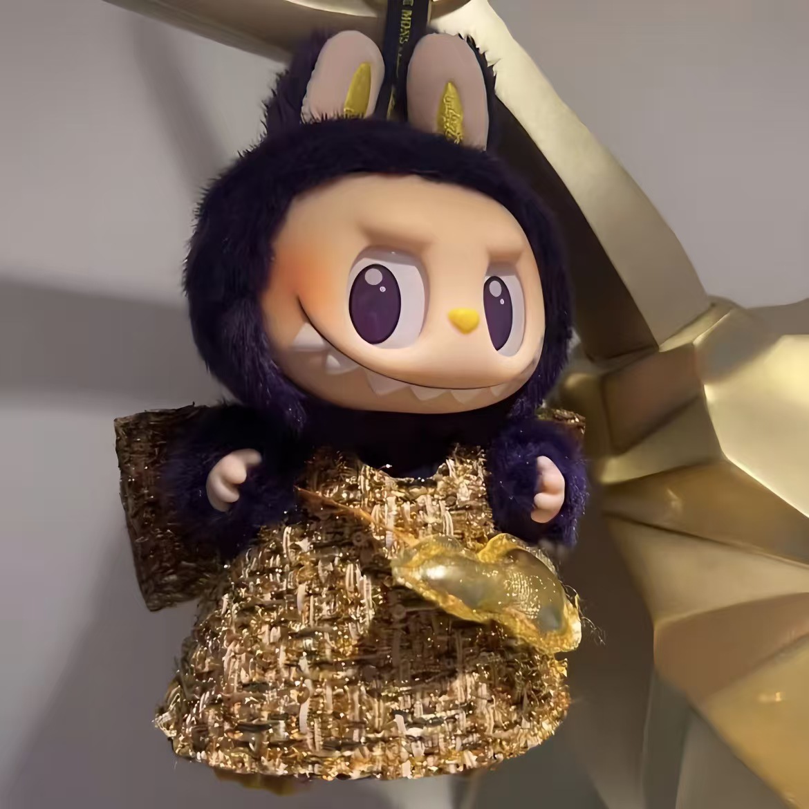 泡泡现货米兰时装周labubu系列搪胶毛绒挂件创意高质量公仔祖国版-阿里巴巴