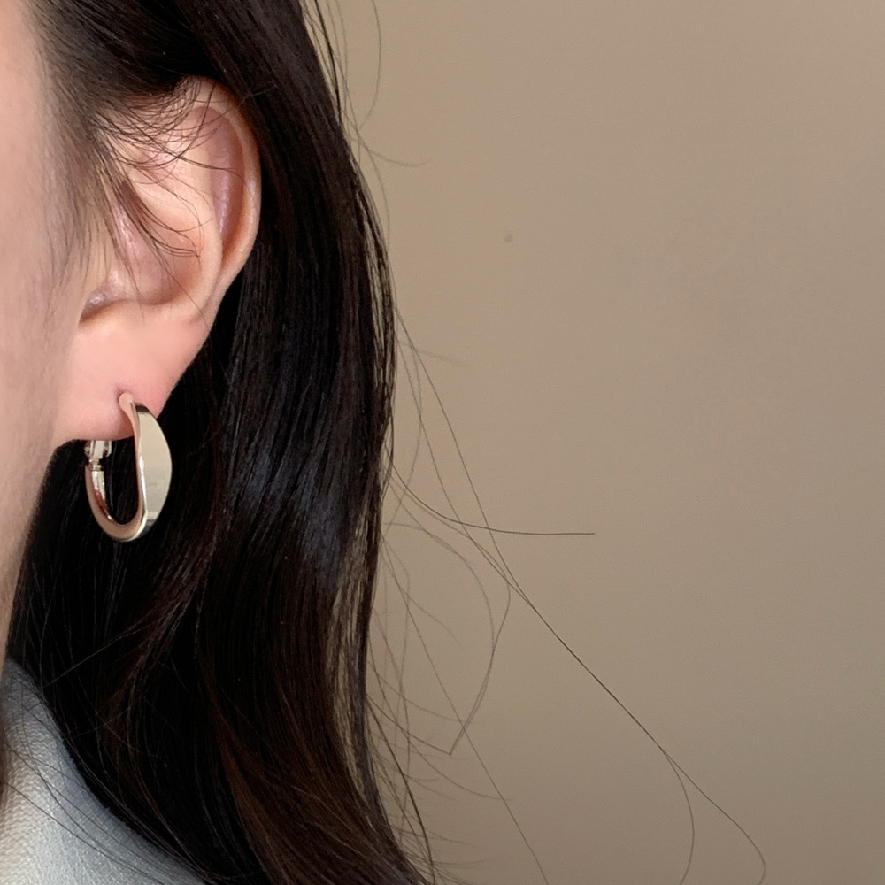 韓国INSスタイルの大衆デザインファッションシンプルで贅沢な耳掛け2024の高級感イヤリング女性 | 1688.comの工場直送商品を7sGoodでお得に購入 | 中国輸入代行・OEM・検品 ...