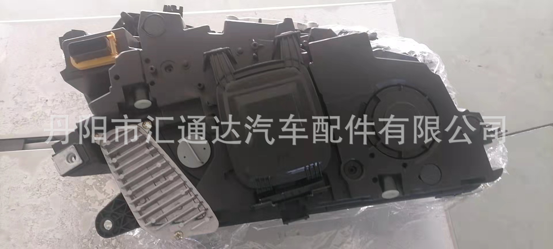 适用于沃尔沃 FH16改装大灯 氙气大灯 卡车大灯22239217 22239219-阿里巴巴