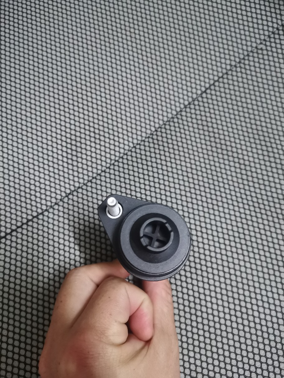 汽车发动机气门室盖单向阀适用于别克雪佛兰科迈罗昂科威12665166-阿里巴巴