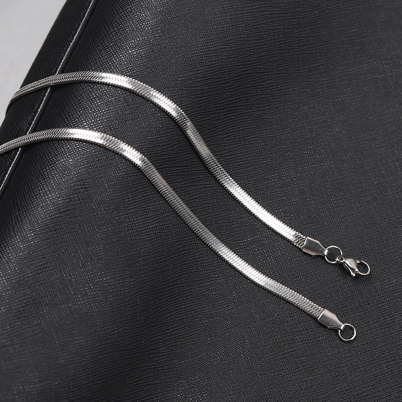 嘻哈个性简约不锈钢刀片链4mm宽扁平蛇骨链女钛钢锁骨项链男配饰-阿里巴巴