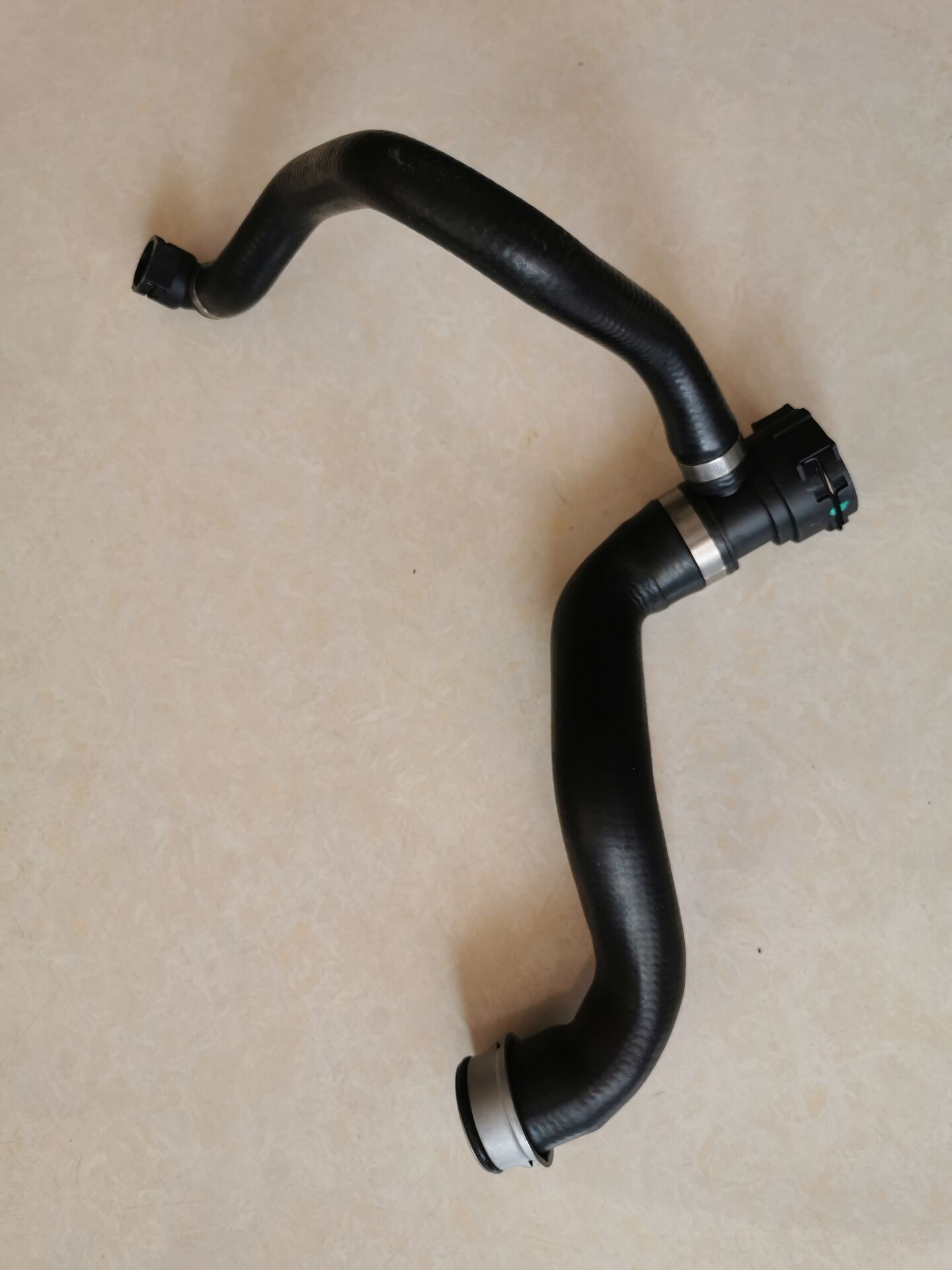 2045280882适用于奔驰增压管奔驰软管橡胶管-阿里巴巴