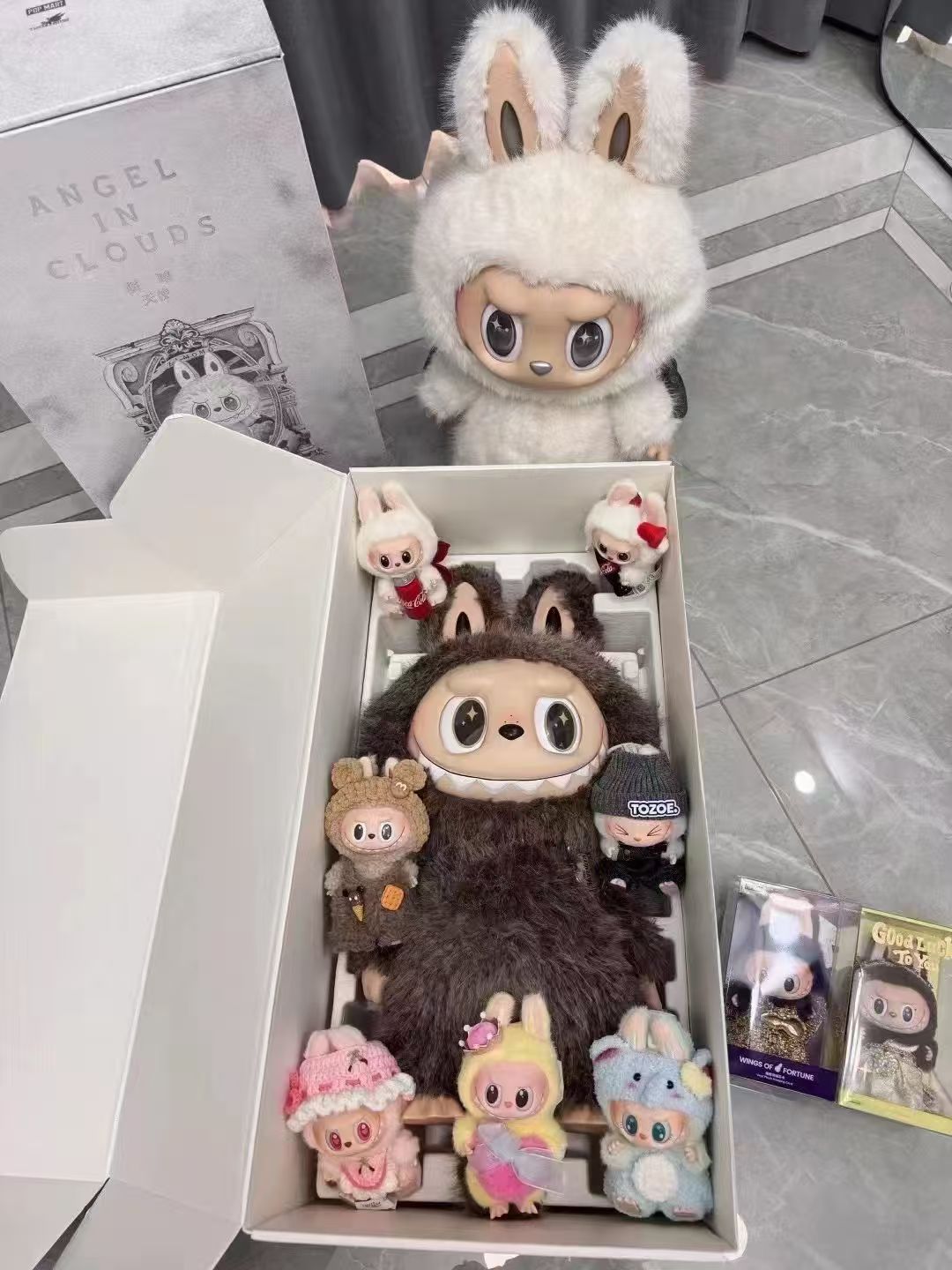 58cm大天使大首领双码可扫ZIMOMO搪胶LABUBU毛绒公仔玩偶现货现发-阿里巴巴
