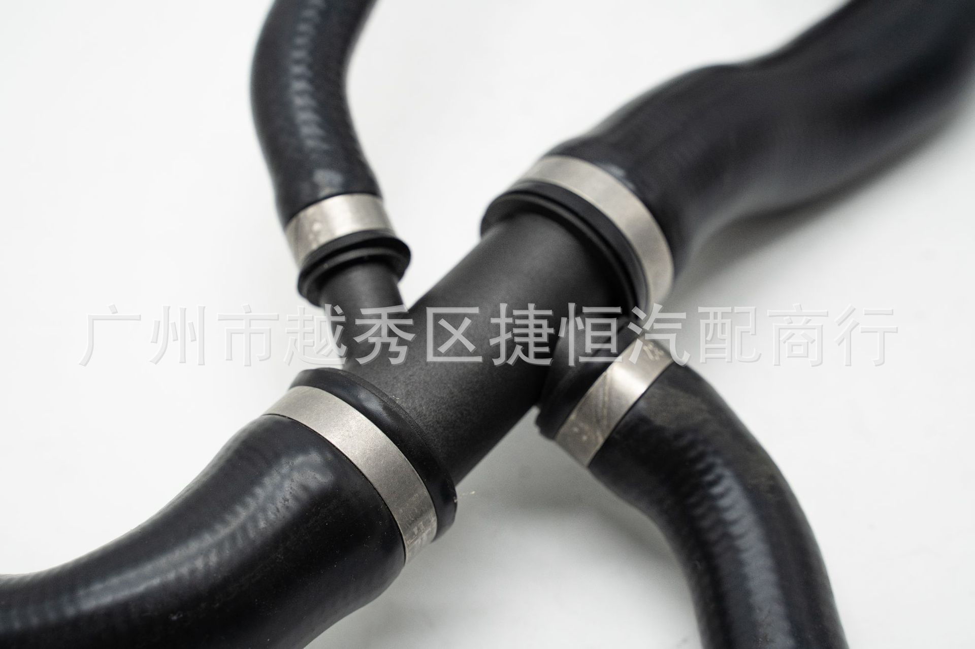 适用于沃尔沃S40C70C30V50上水管水箱散热水管水箱下水管四通管-阿里巴巴