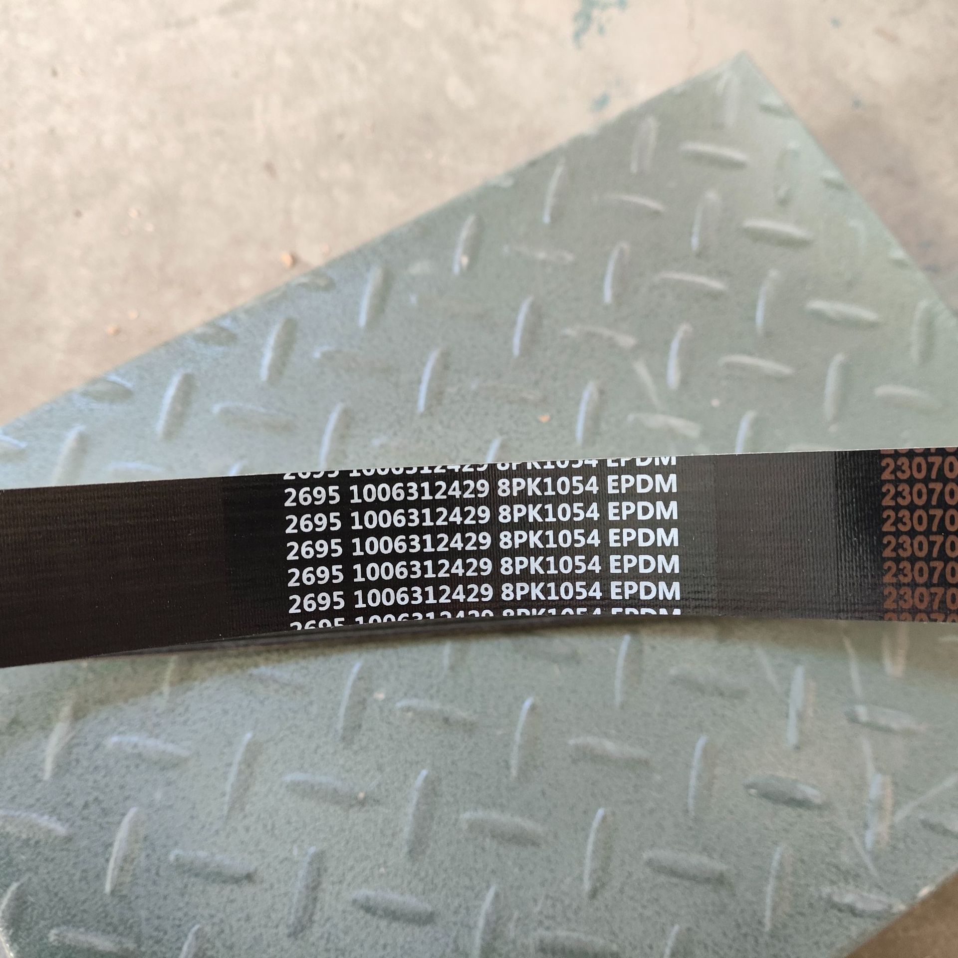 612600090682 8PK950 皮带 传动皮带 潍柴原厂多楔带 原厂皮带-阿里巴巴