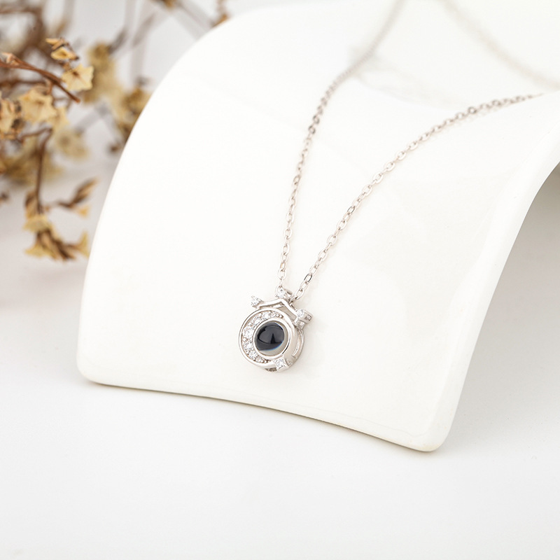 S925银100种语言我爱你月亮皇冠投影项链女韩国欧美跨境锁骨链-阿里巴巴