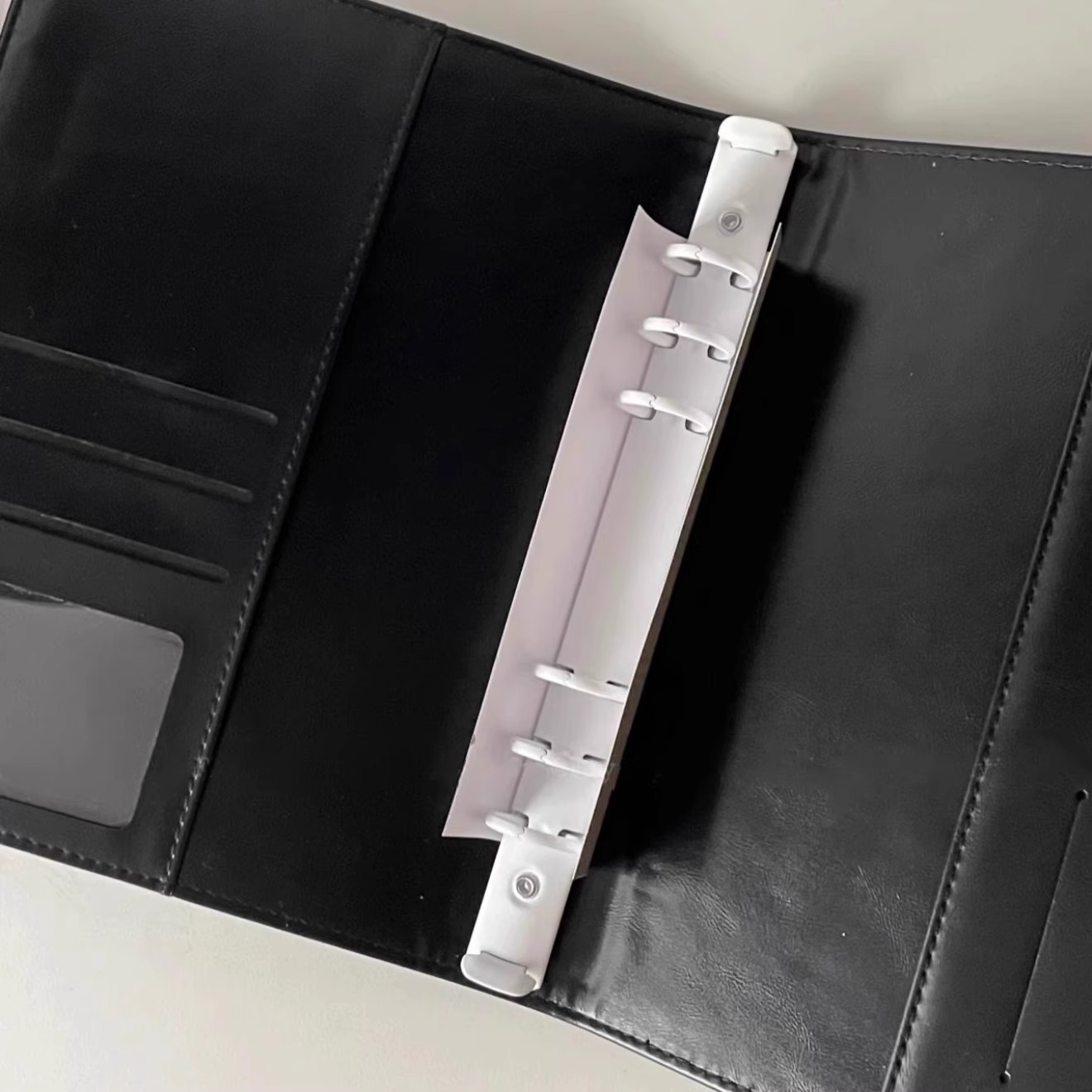 黑色皮质十字架卡册A5四宫格活页相册ins高颜值追星3寸小卡收纳册-阿里巴巴