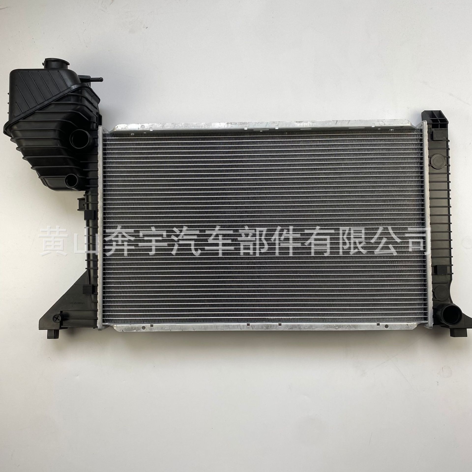 适用于通用道奇汽车散热器水箱发动机配件厂家直销9015003500-阿里巴巴