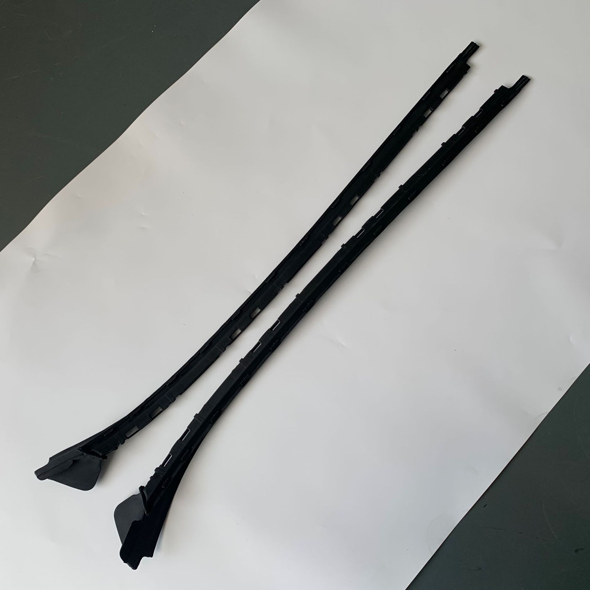 适用奔驰W212前挡风玻璃压条侧饰条左右外条密封条车顶导雨槽-阿里巴巴