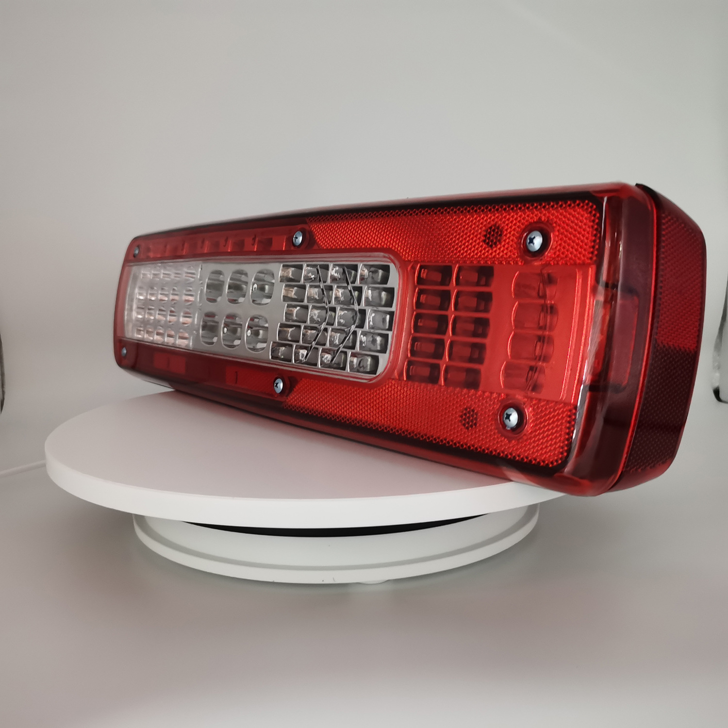 汽车卡车尾灯适用于VOLVO FMFH 沃尔沃FH16 LED后尾灯82849923-阿里巴巴