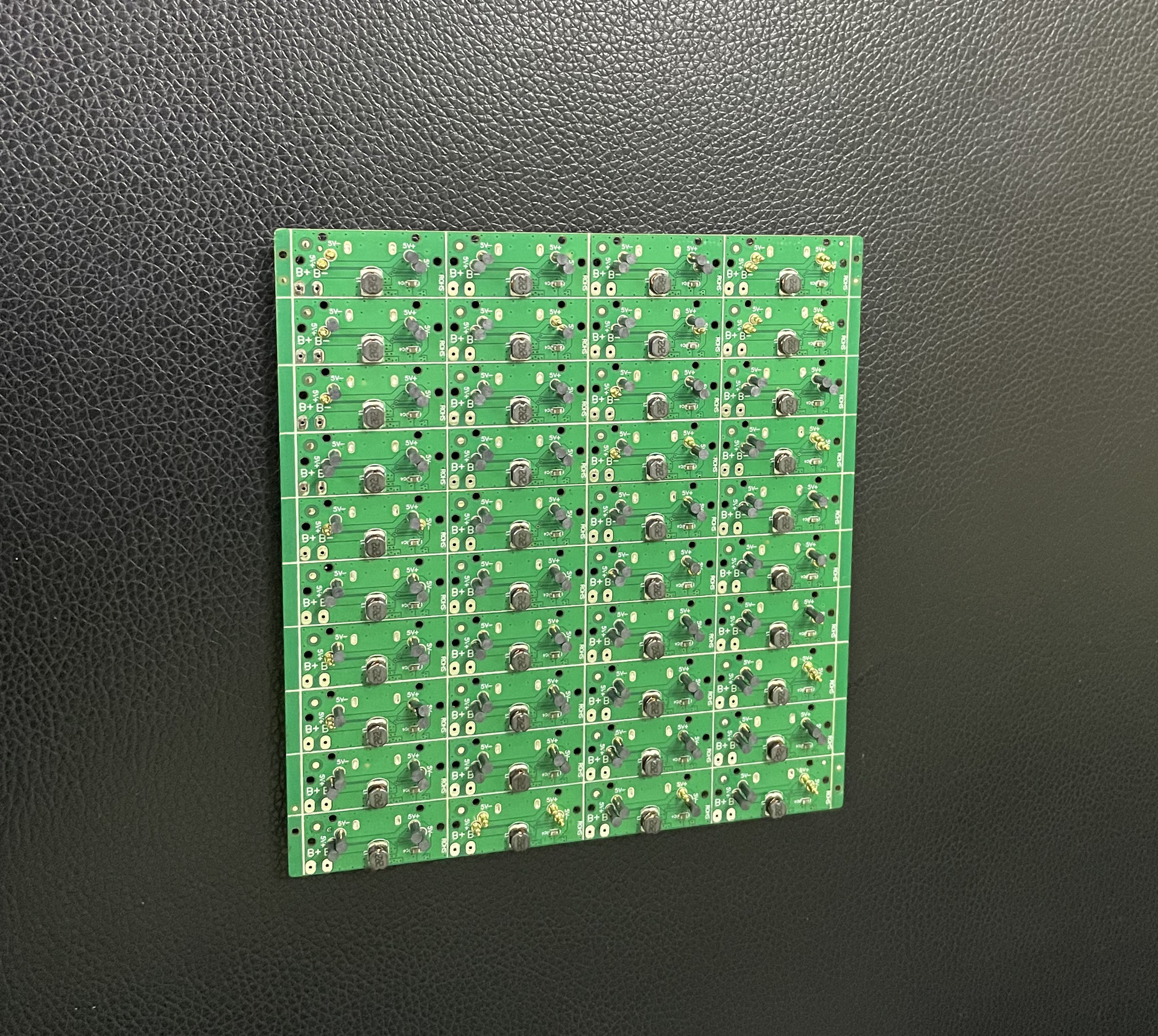 厂家直供TWS蓝牙耳机充电仓PCBA主板 可开发方案 TYPE-C接口输入-阿里巴巴