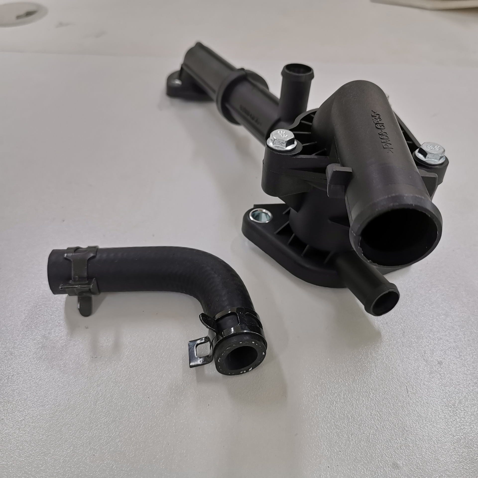 2560002566汽车节温器总成，水通总成适用于现代25600-02566-阿里巴巴