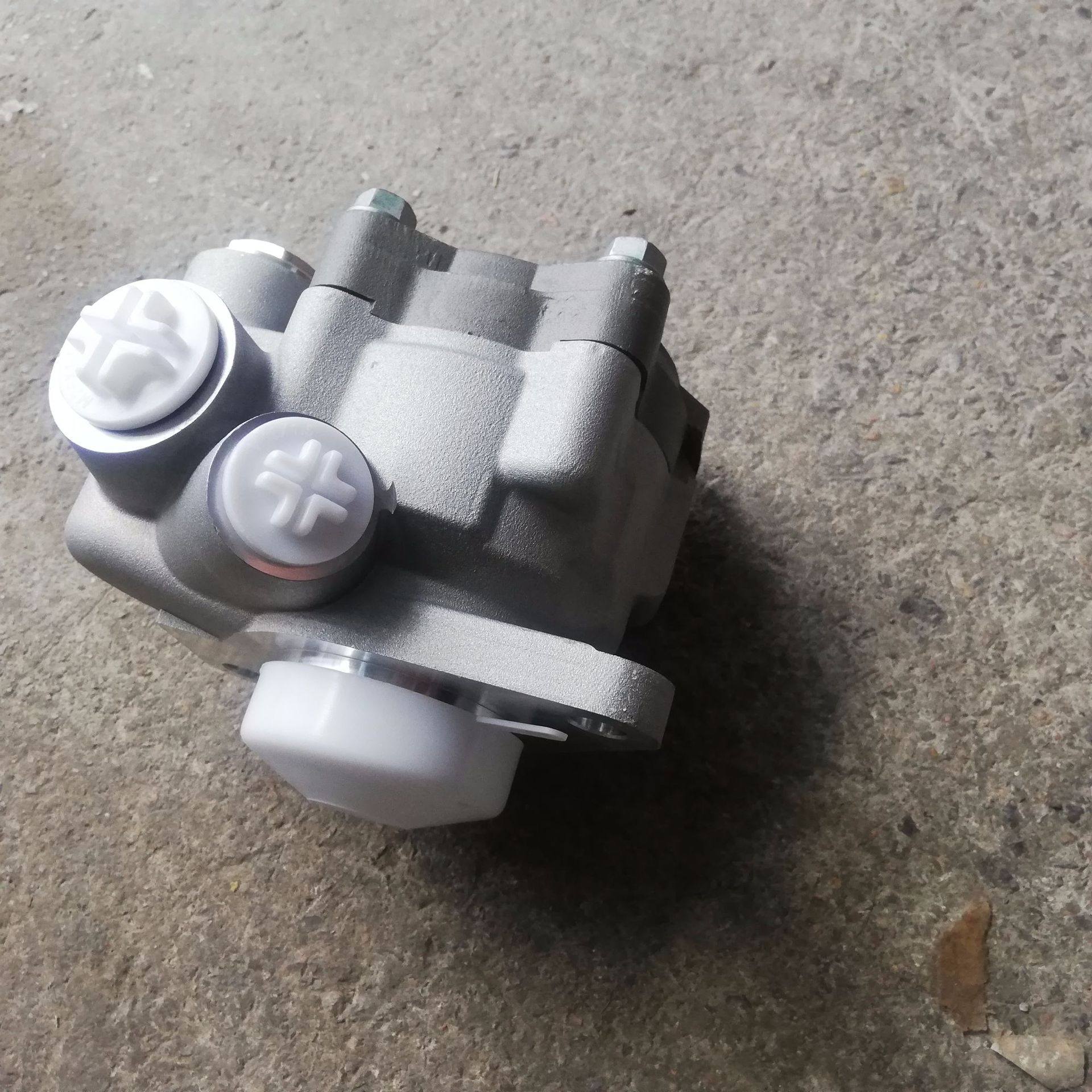 重汽豪沃配件 陕汽德龙 欧曼 752W47101-0816 转向叶片泵（右旋）-阿里巴巴