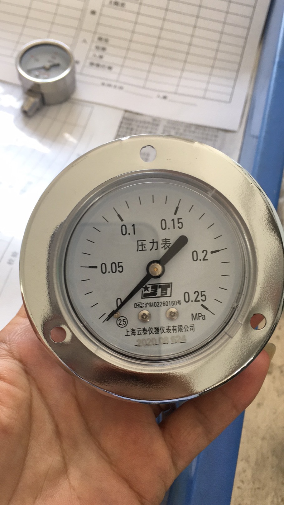 上海云泰医用压力表Y60ZT 0.25MPA 0.4MPA带有温度显示双刻度-阿里巴巴