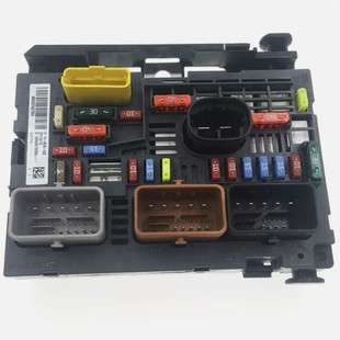 R19发动机保险丝盒 9809742780 适用于Citroen/PEUGEOT 2008-2019-阿里巴巴