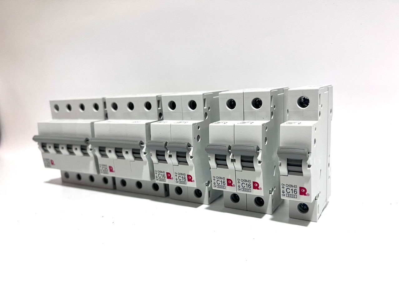 现货常熟开关小型断路器CH3N-3PC16漏电CH3LN-63直流CH3Z1PC6原装-阿里巴巴