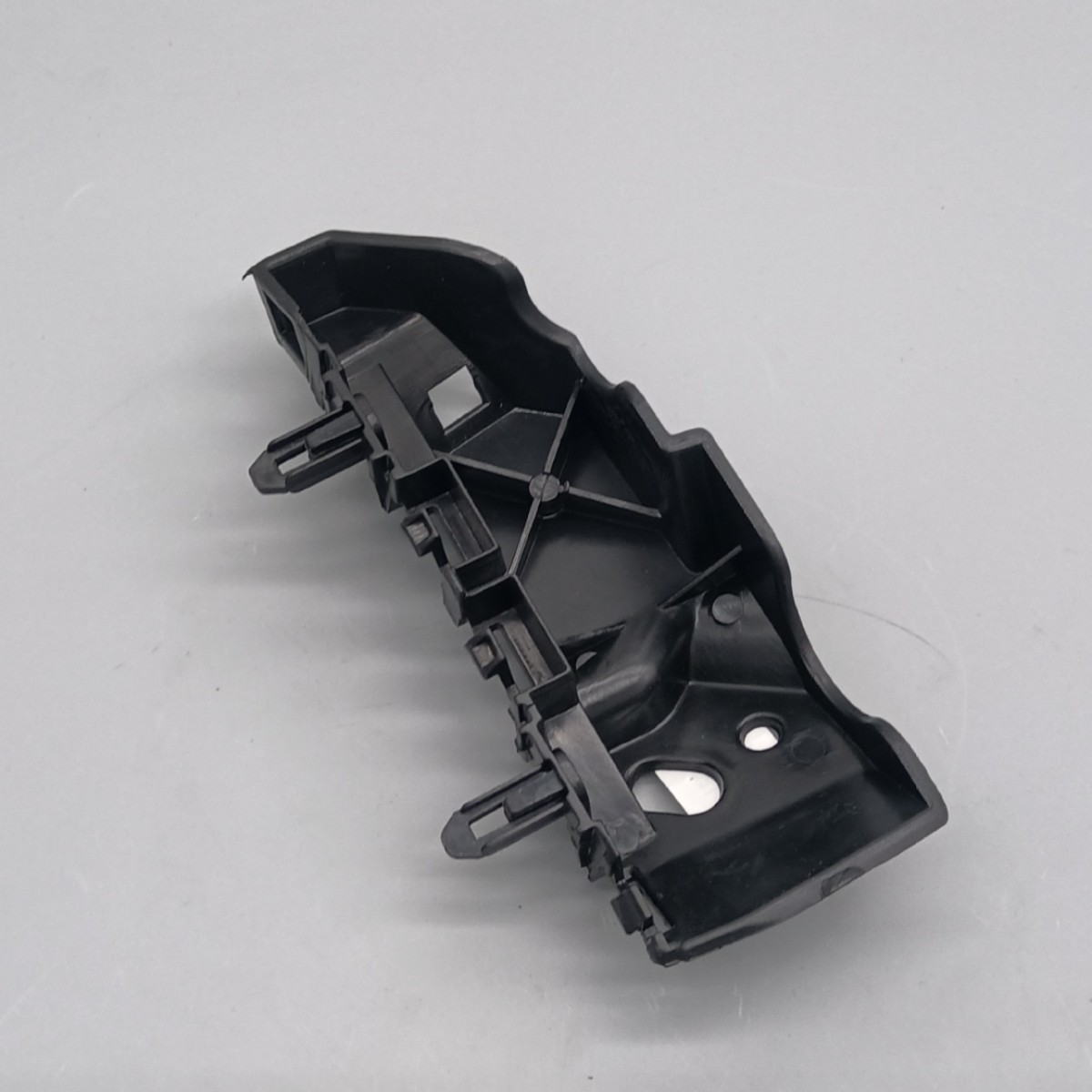 84517517 84517519适用凯迪拉克CT5前杠支架 前杠吊耳 保险杠卡子-阿里巴巴