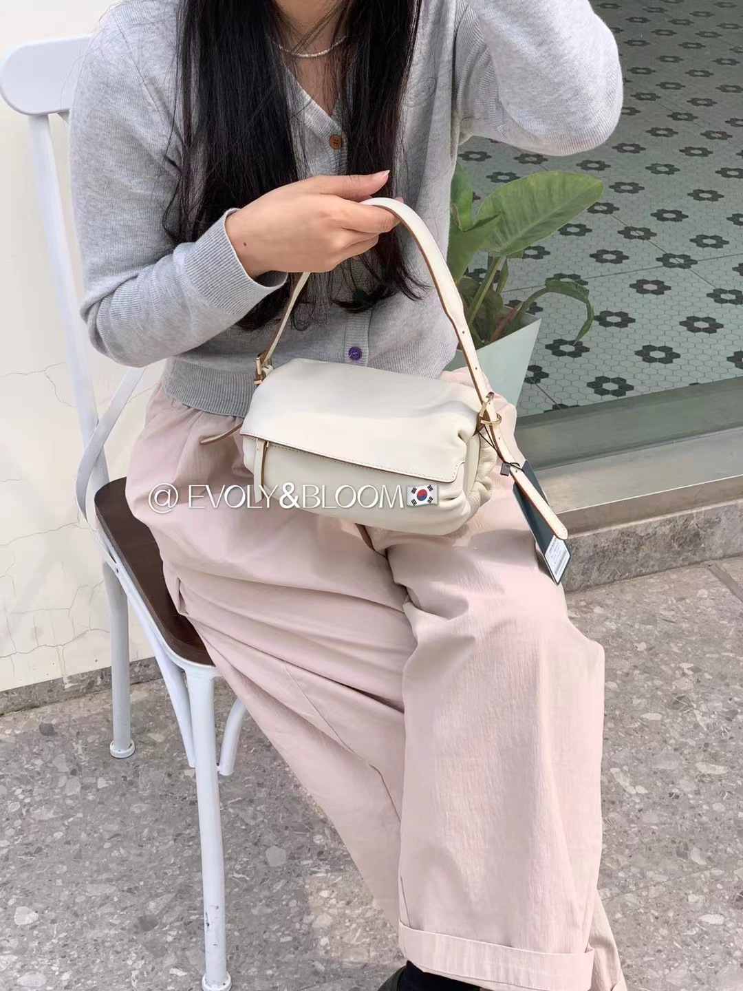 2024春夏新款EVOLY&BLOOM 韩风流行清新百搭圆筒形枕头包斜跨包包-阿里巴巴