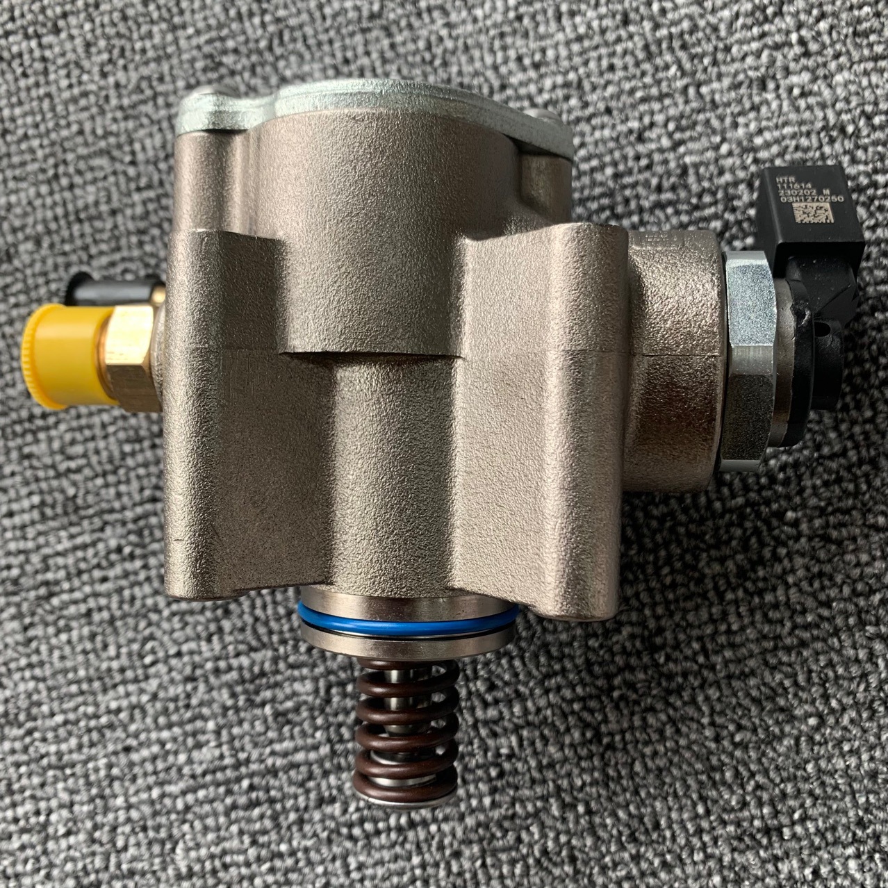 适用奥迪保时捷高压燃油泵95511031600 03H127025C 95511031600-阿里巴巴