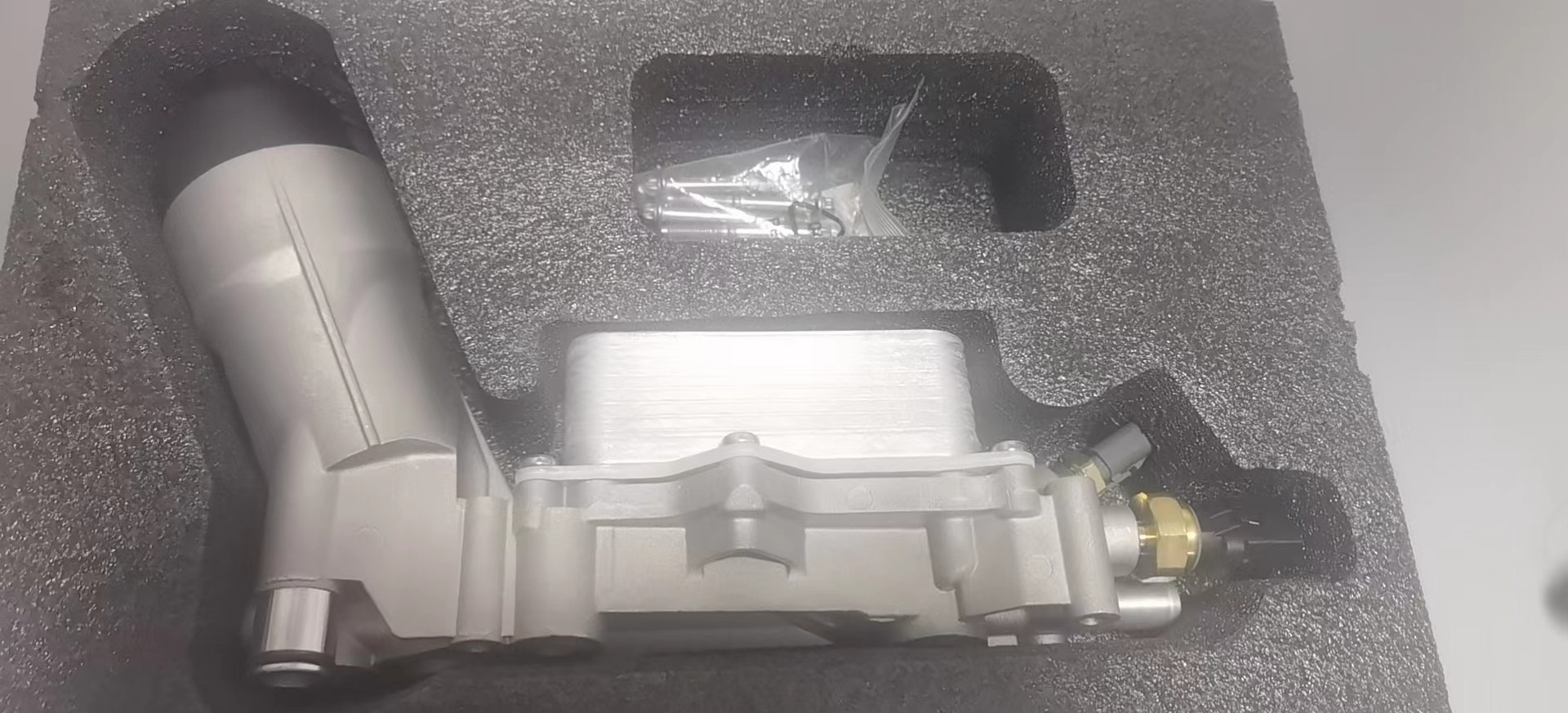 铝制机油冷却器总成适用于克莱斯勒 吉普Ram 14-16 68105583AE-阿里巴巴